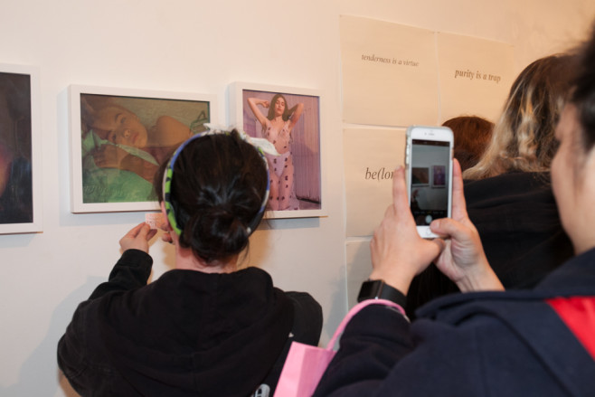 室內野餐! 紐約潮人藝術家聚集 擠爆 JumpFromPaper 粉嫩上市派對 | FLiPER - 生活藝文誌