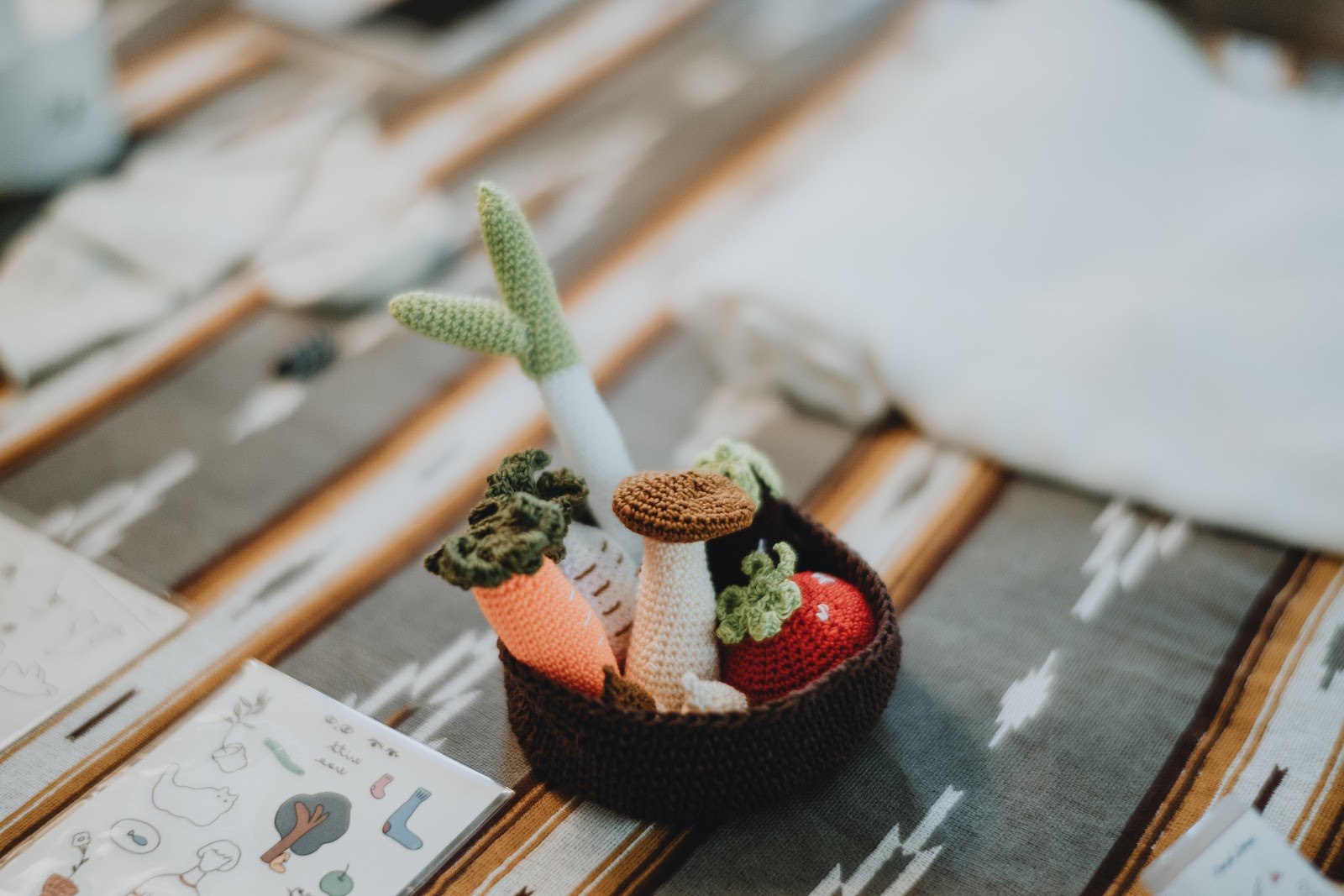 我擁有毫無絕對公式，粉色的騷動靈魂 ── 專訪魏如萱 Waa Wei | FLiPER - 生活藝文誌