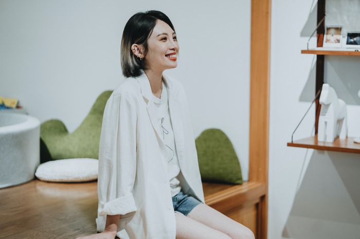 我擁有毫無絕對公式，粉色的騷動靈魂 ── 專訪魏如萱 Waa Wei | FLiPER - 生活藝文誌