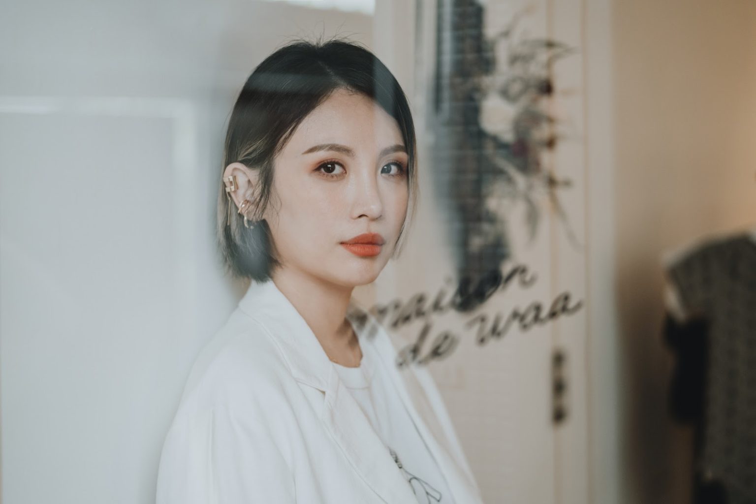 我擁有毫無絕對公式，粉色的騷動靈魂 ── 專訪魏如萱 Waa Wei | FLiPER - 生活藝文誌